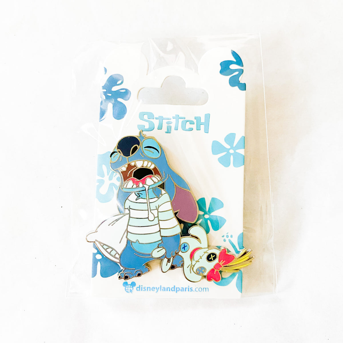 DLP - Sleeping Stitch in Pajamas and Scrump Pin – MadHouse Collectibles